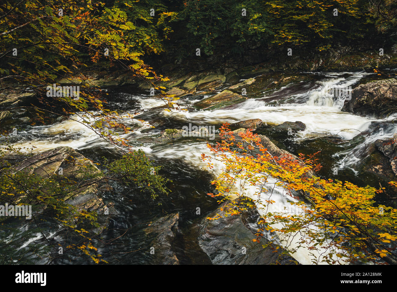 Invermoriston town in Scottish Highlands. Autumnal colours and nature ...