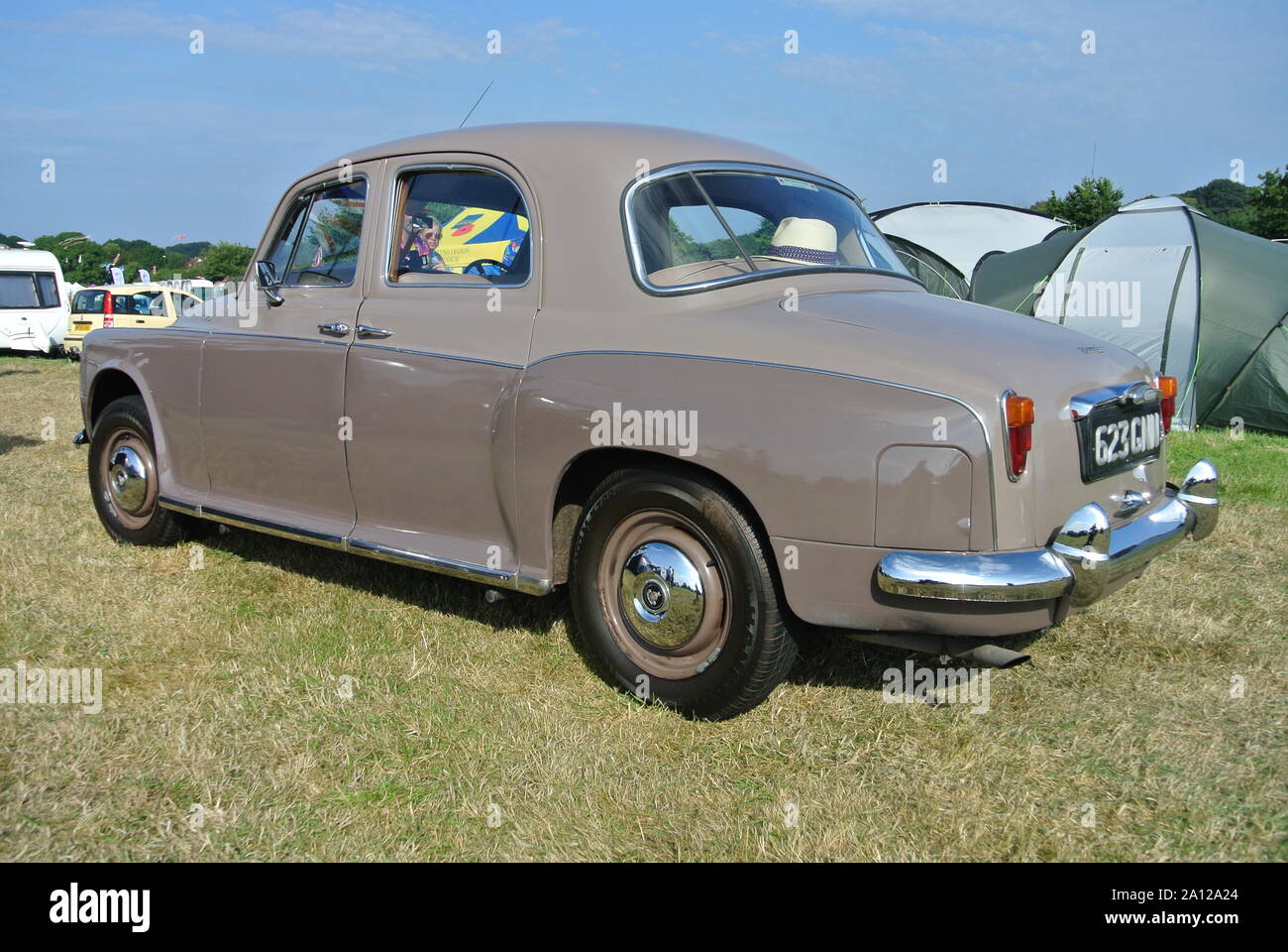 1960 registered rover p4 100 hi-res stock photography and images - Alamy