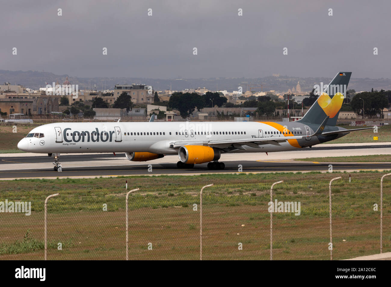 Condor (Thomas Cook) Boeing 757-330 (Reg: D-ABOL) on departure to ...