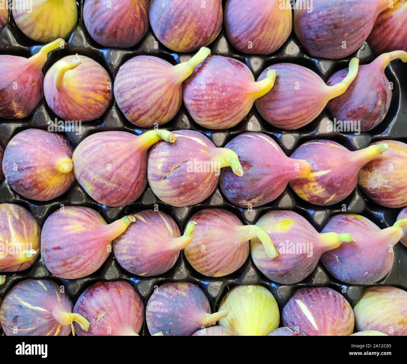 Whole green figs hi-res stock photography and images - Alamy