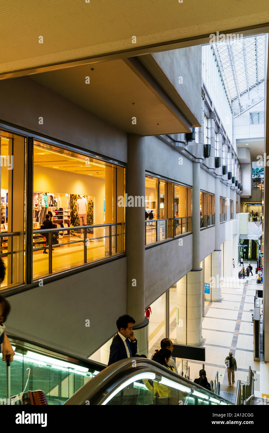 Ground floor shopping tokyo hi-res stock photography and images - Alamy