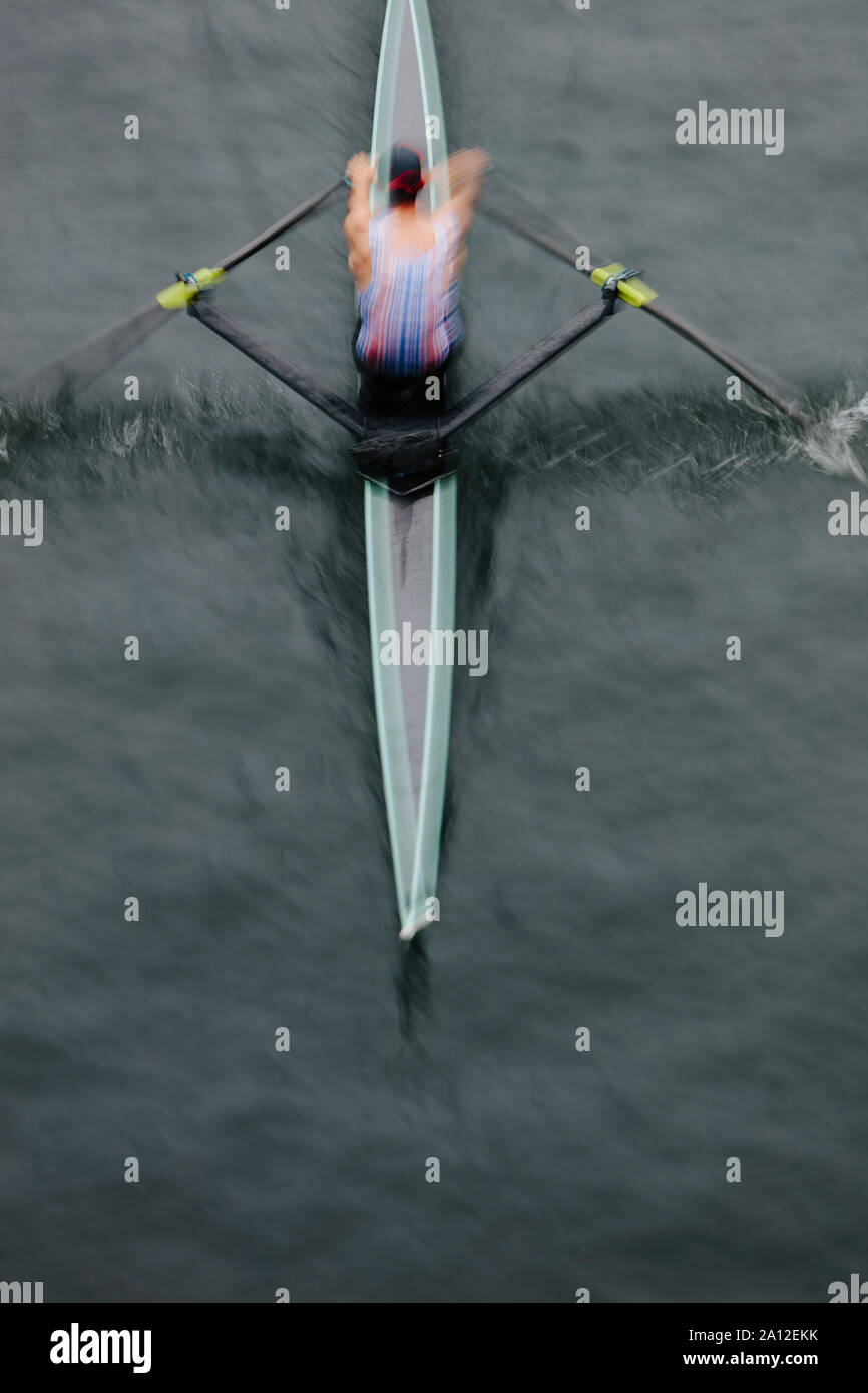 Rower in single scull boat hi-res stock photography and images - Alamy