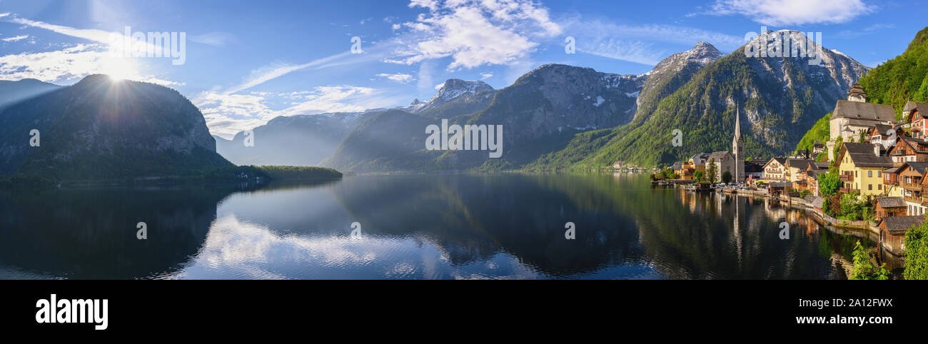 Hallstatt Austria, sunrise panorama nature landscape of Hallstatt ...