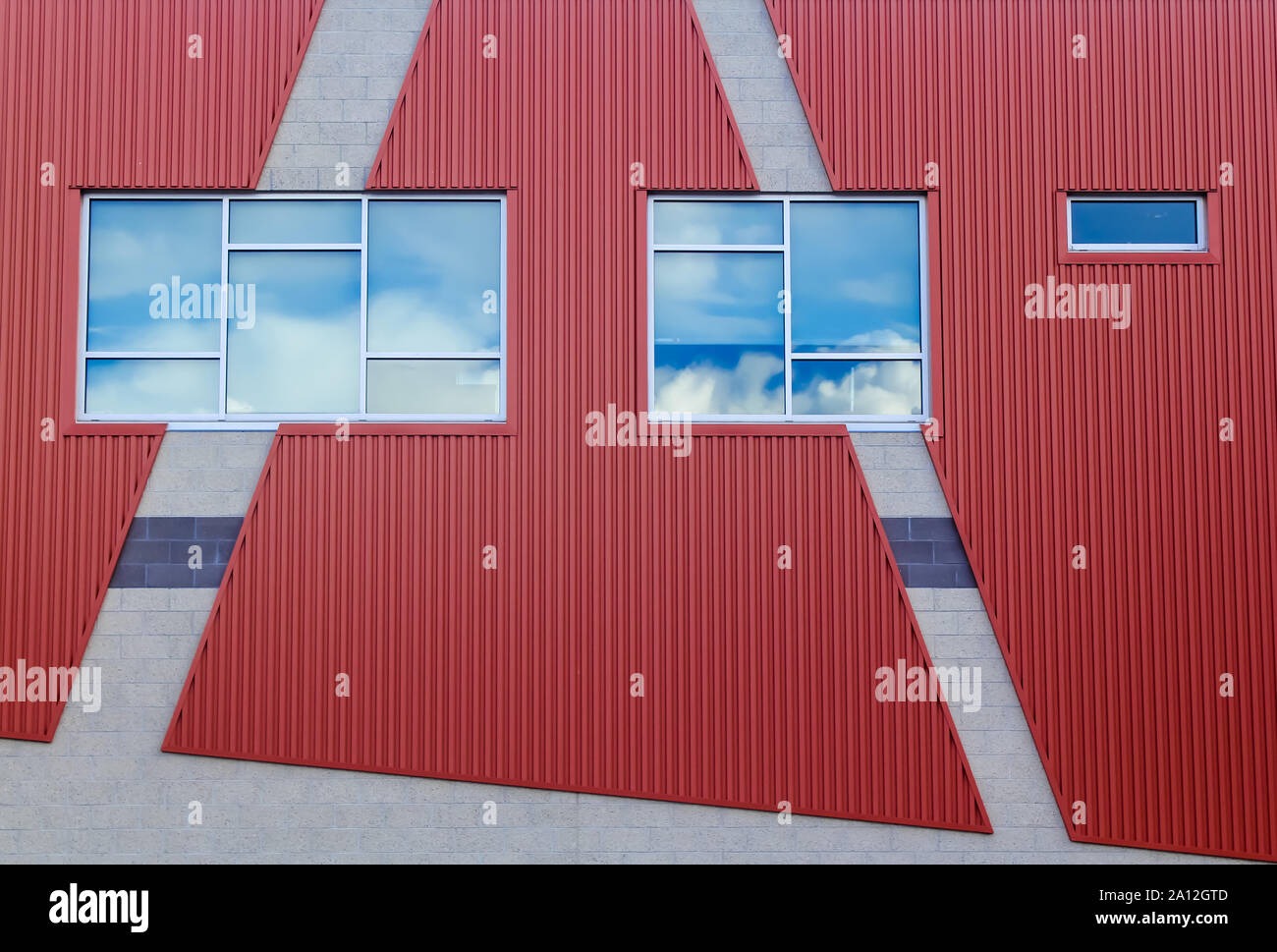 Minimal red building hi-res stock photography and images - Alamy