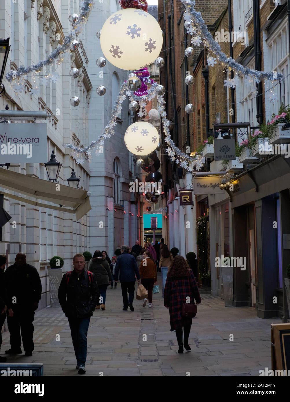 Victorian alleyway london hi-res stock photography and images - Alamy