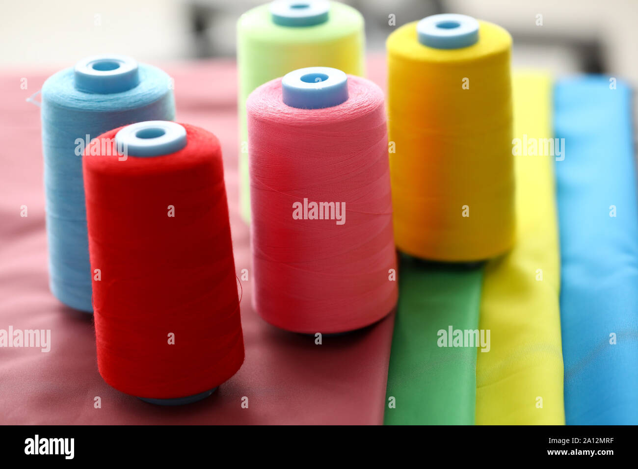 Coils threads hi-res stock photography and images - Alamy