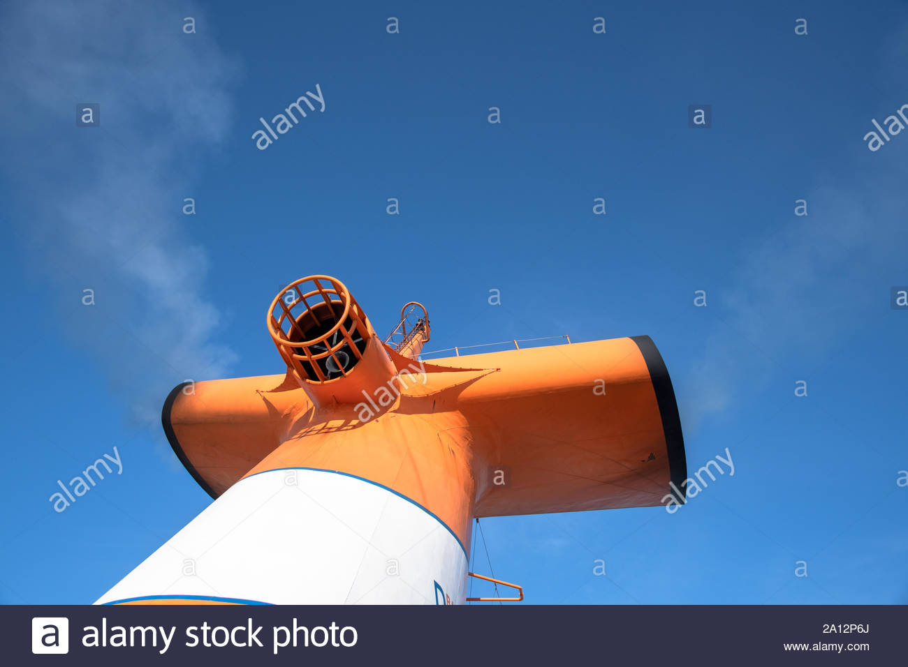 Cruise Ship Funnels Stock Photos & Cruise Ship Funnels Stock Images - Alamy