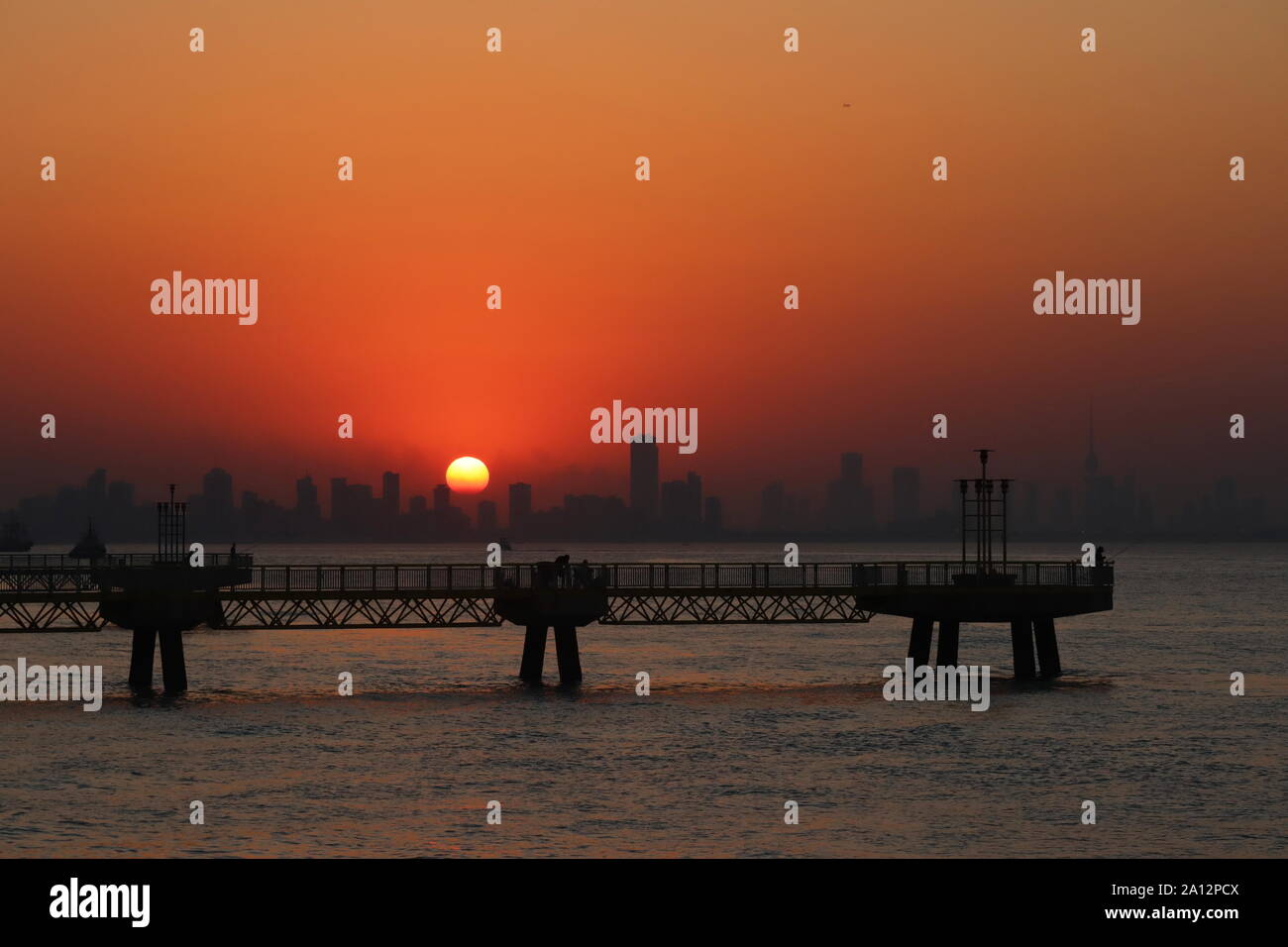Kuwait pier hi-res stock photography and images - Alamy