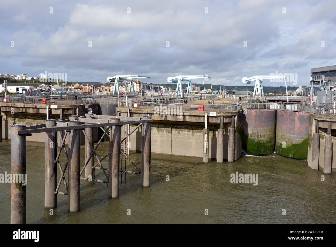 Tidal barrage hi-res stock photography and images - Alamy