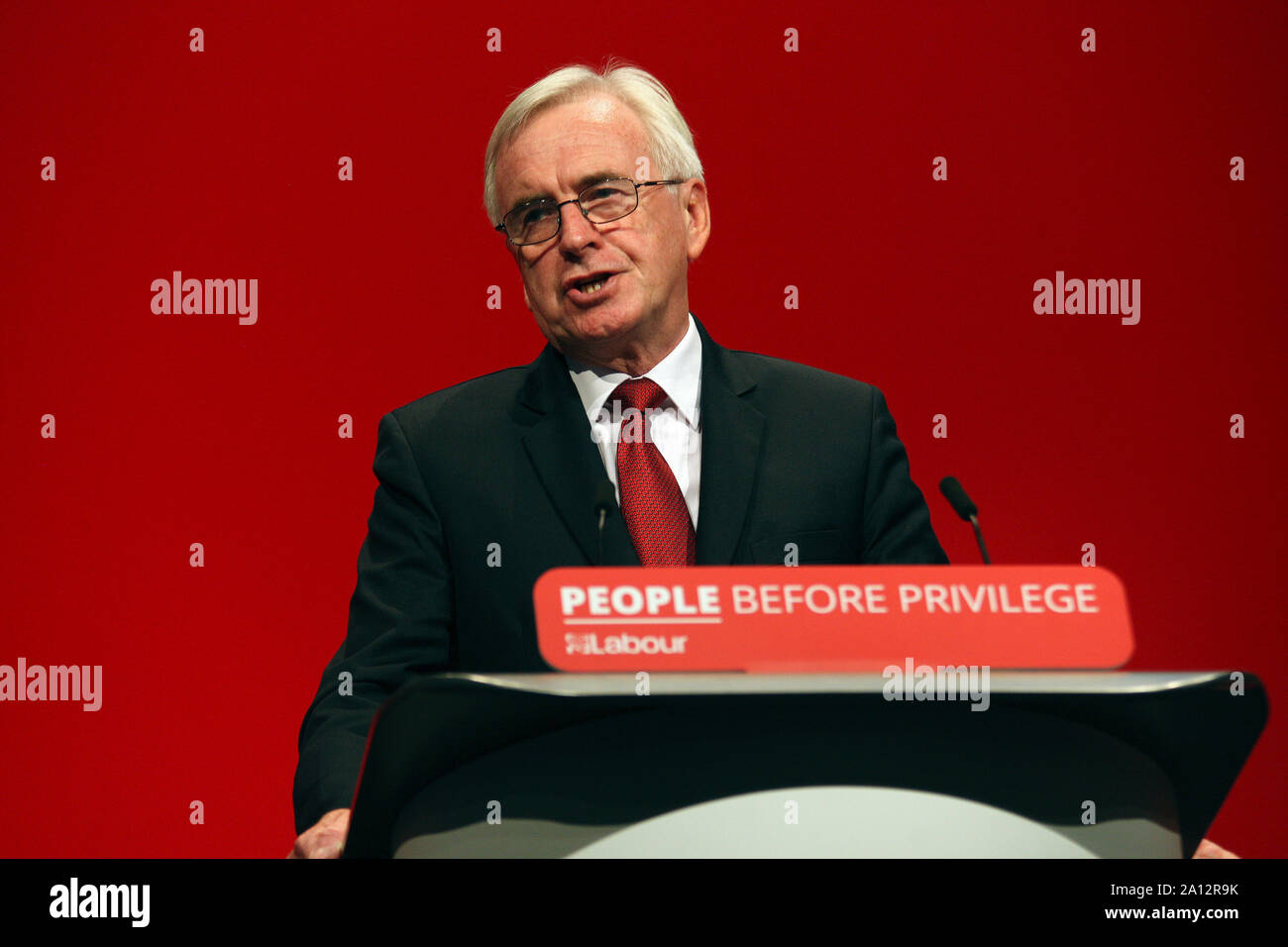 John mcdonnell labour mp heathrow hi-res stock photography and images ...