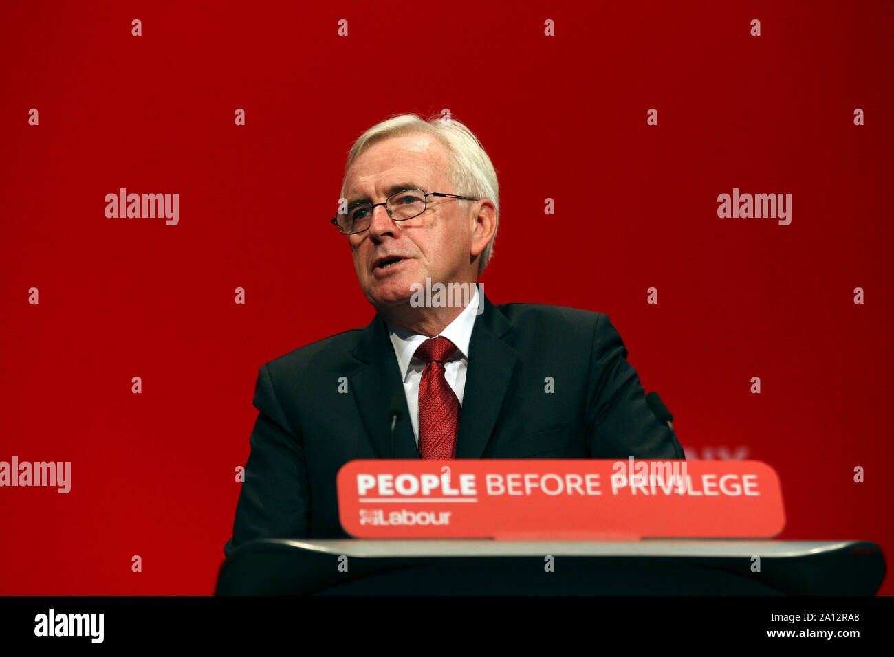 John mcdonnell labour mp heathrow hi-res stock photography and images ...