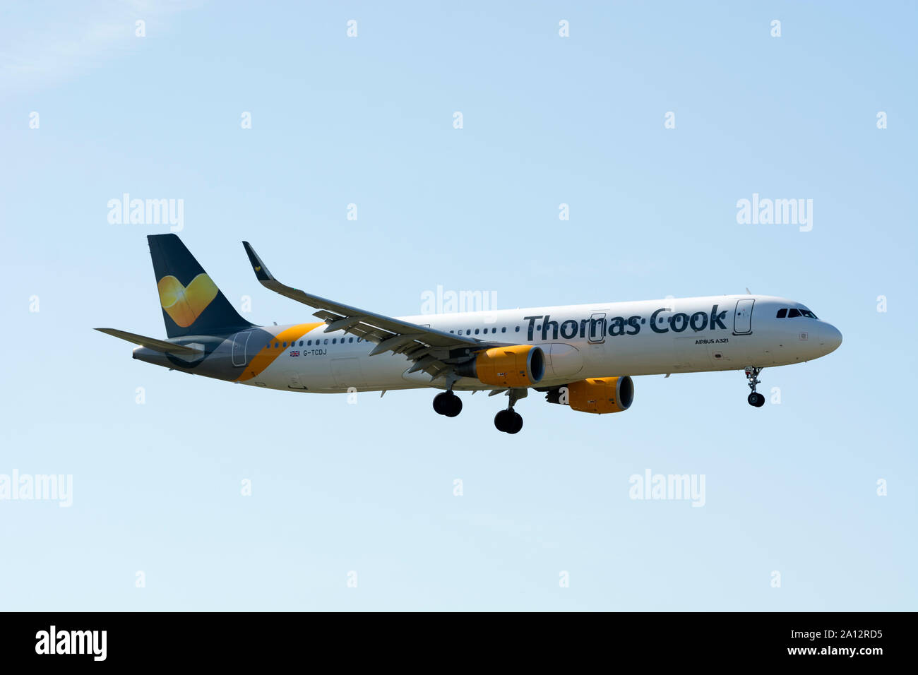 Thomas cook airbus a321 hi-res stock photography and images - Alamy