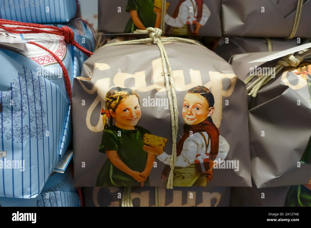 Panettone and italy and box hi-res stock photography and images - Alamy