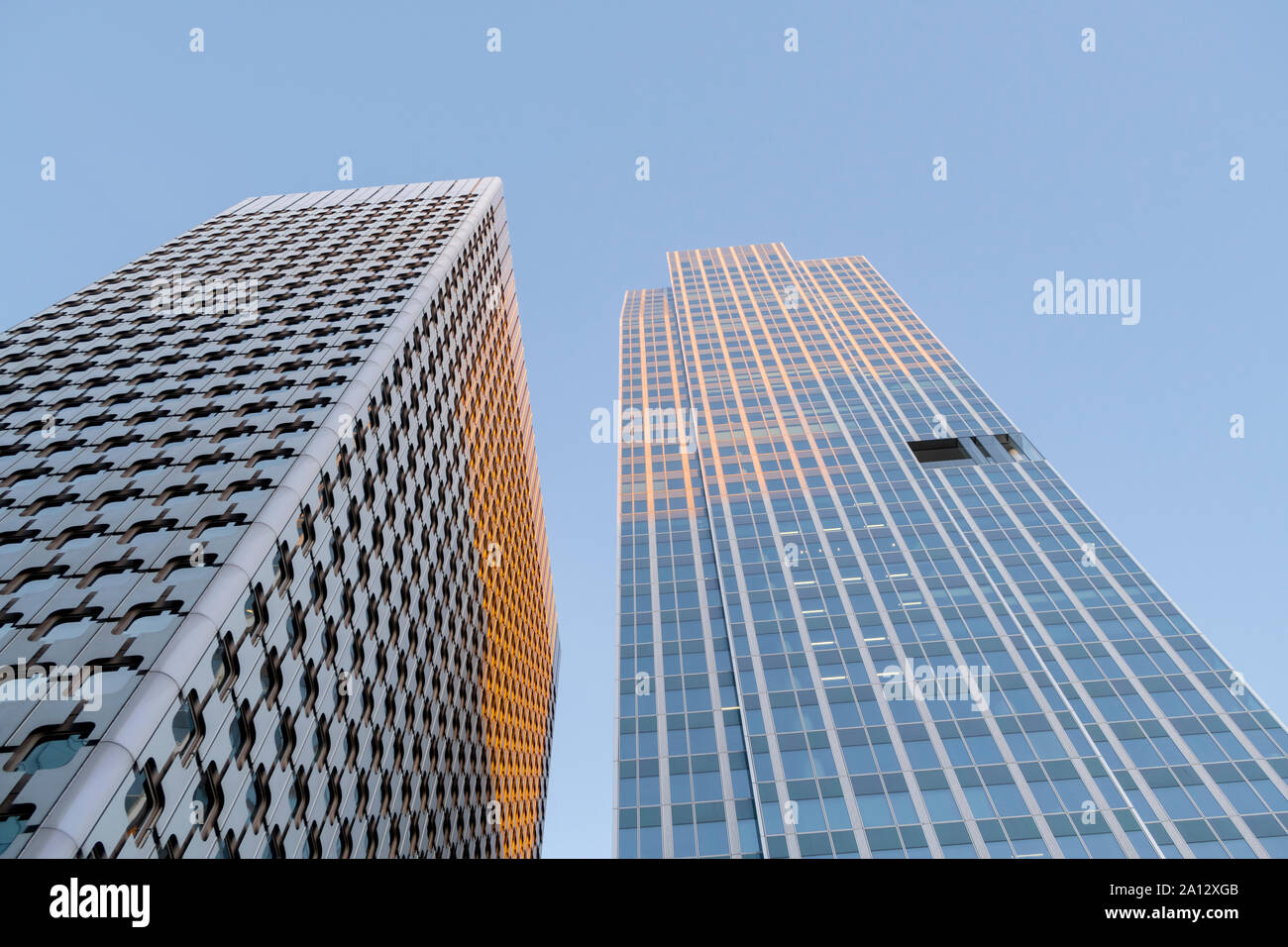 Skyscrapers la defence paris hi-res stock photography and images - Alamy
