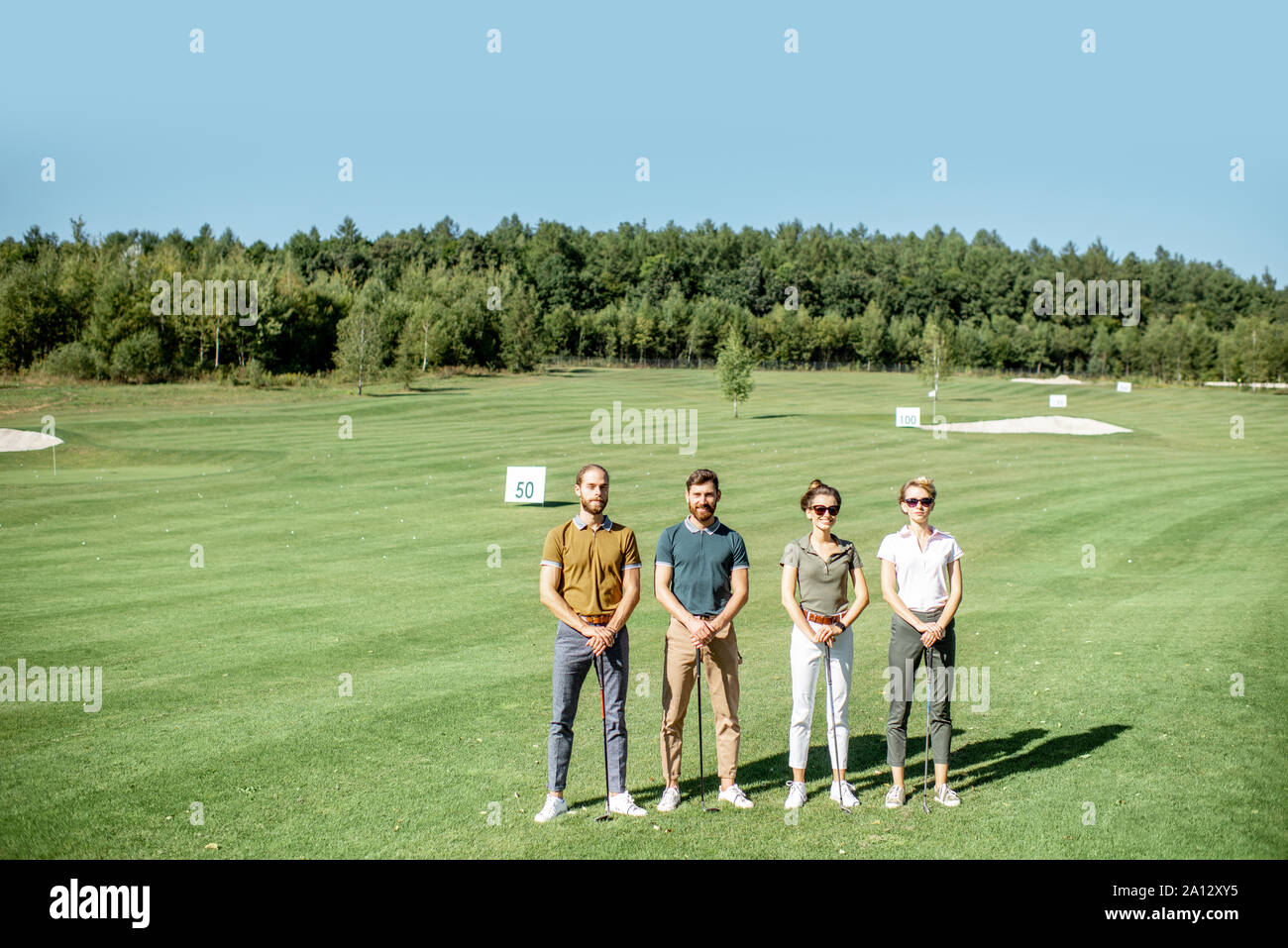 Group golfers on course hi-res stock photography and images - Alamy