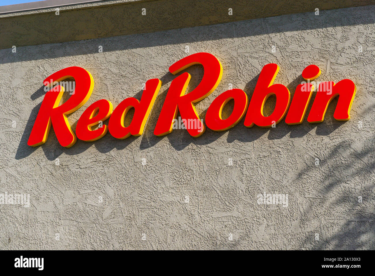 Red robin restaurant hi-res stock photography and images - Alamy
