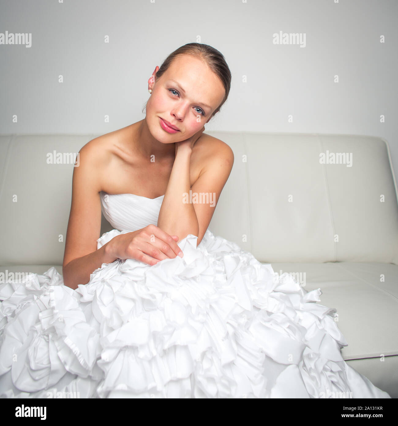 Super excited gorgeous bride Stock Photo - Alamy