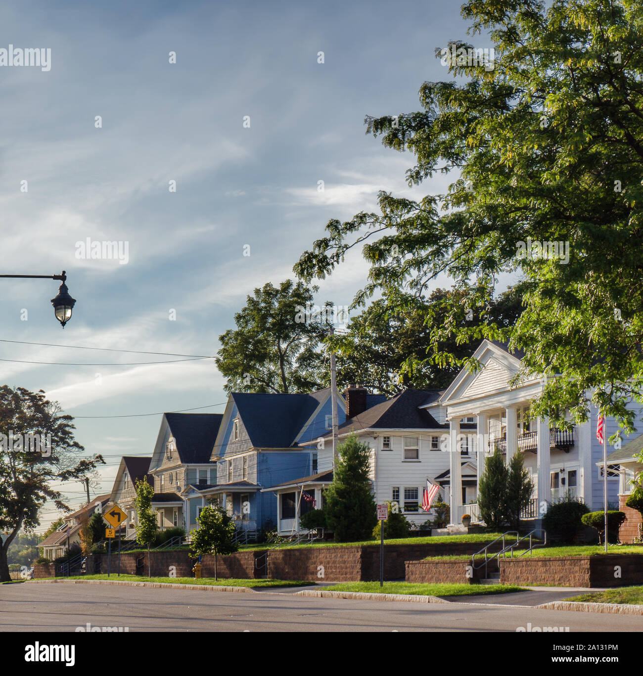 Residential driveways hi-res stock photography and images - Alamy