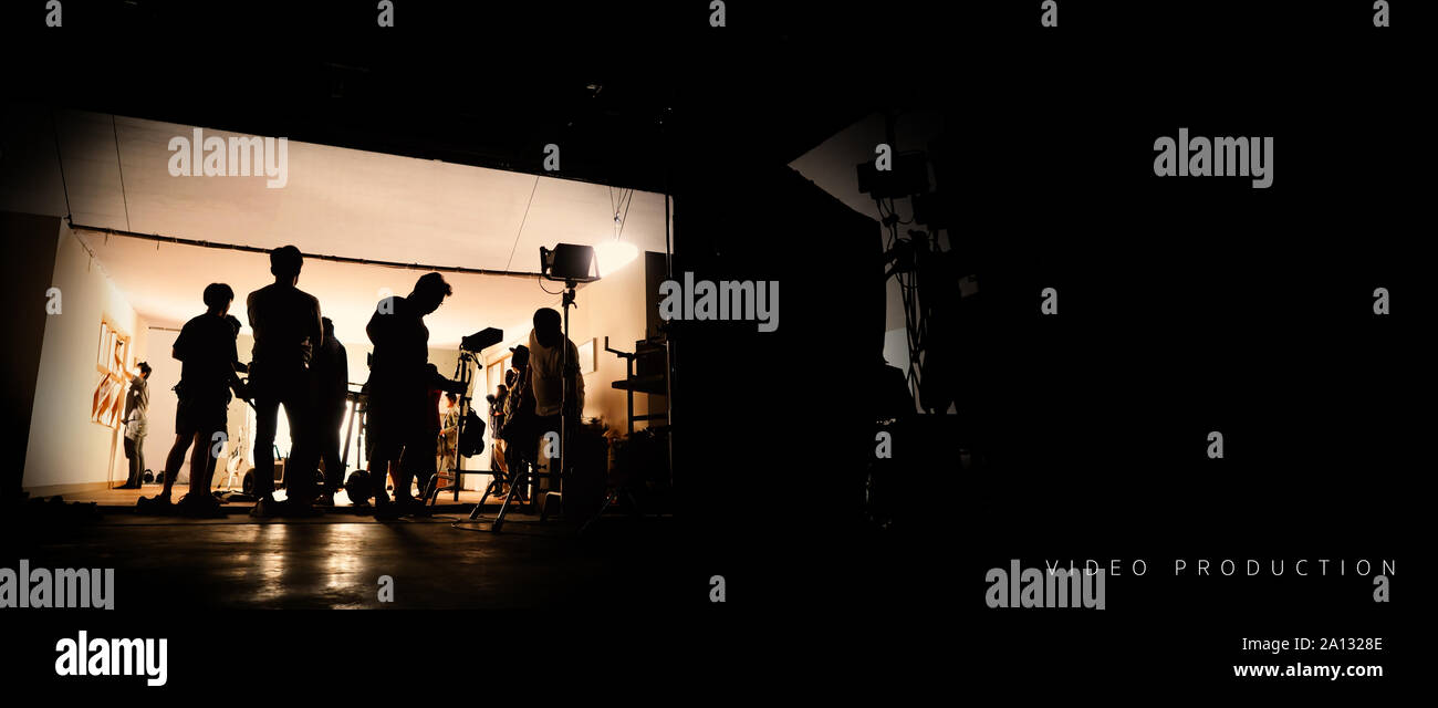 Man filming making video clip hi-res stock photography and images - Alamy