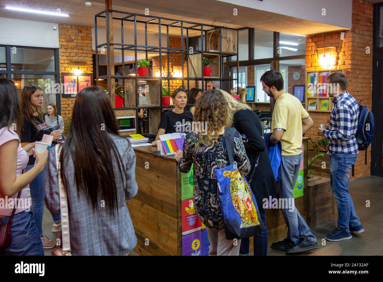 Conference registration desk hi-res stock photography and images - Alamy