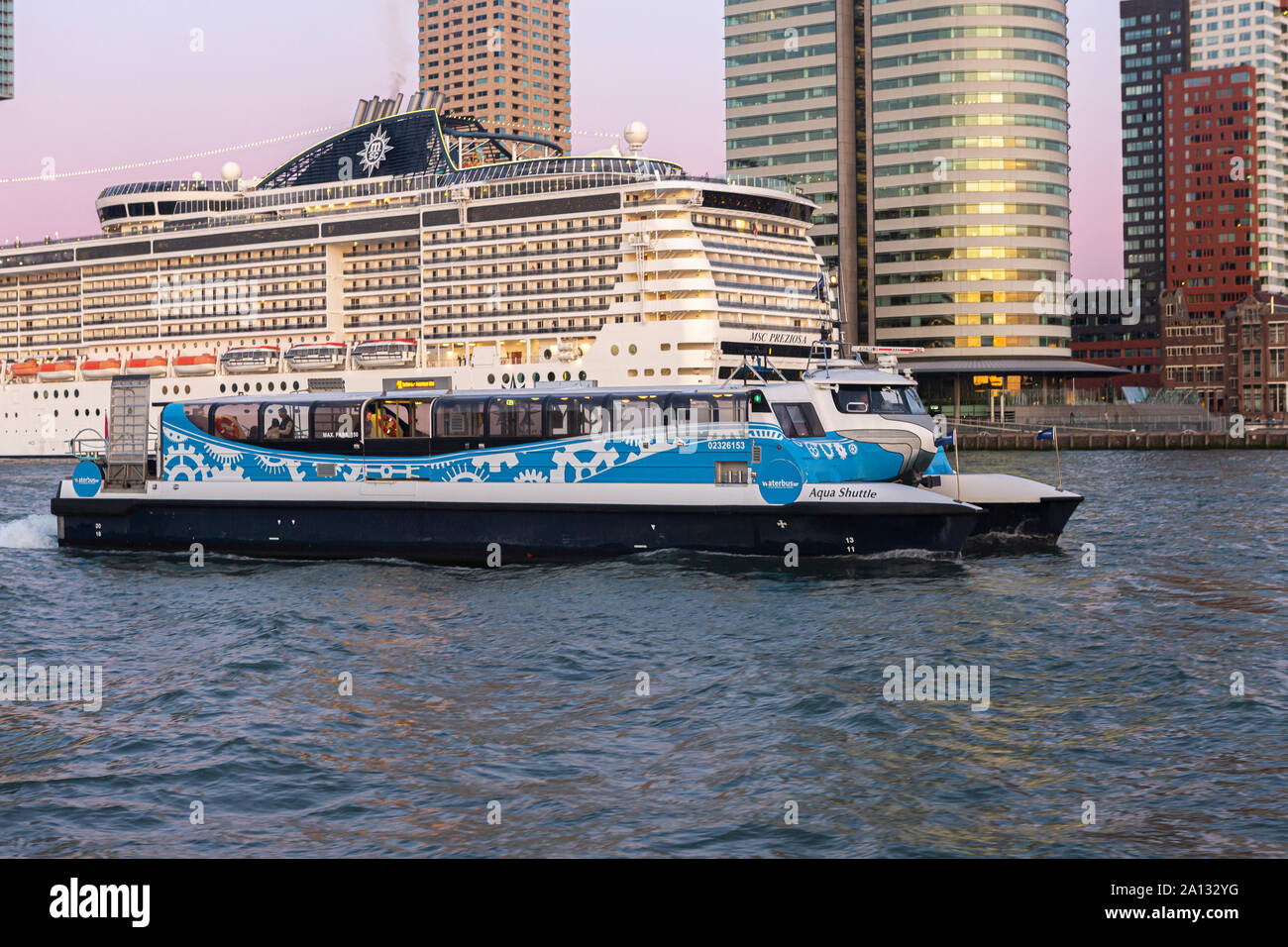 Aqua propulsion hi-res stock photography and images - Alamy