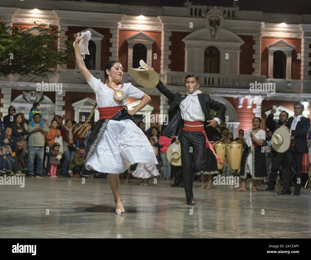 Marinera dancers peru hi-res stock photography and images - Alamy