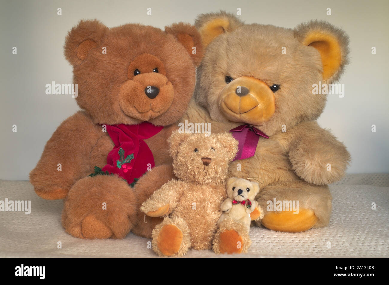 Large stuffed animals hi-res stock photography and images - Alamy