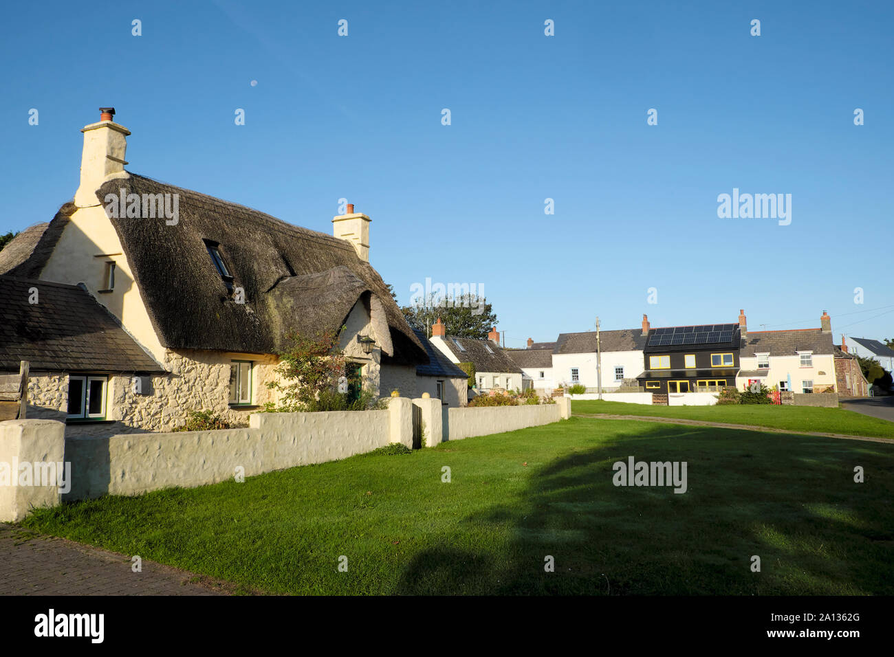 Marloes Village High Resolution Stock Photography and Images - Alamy