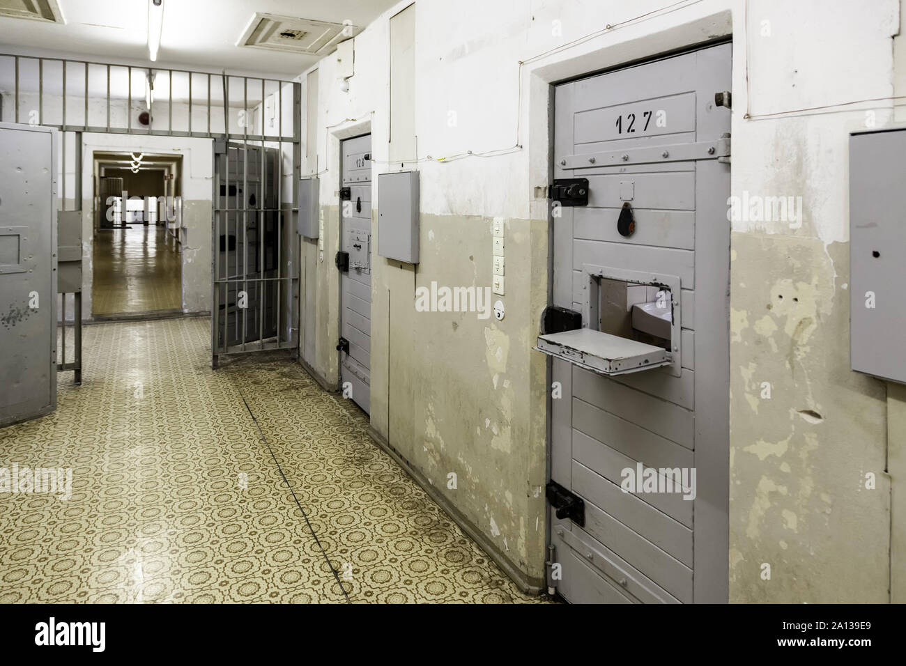 Museum security control room hi-res stock photography and images - Alamy