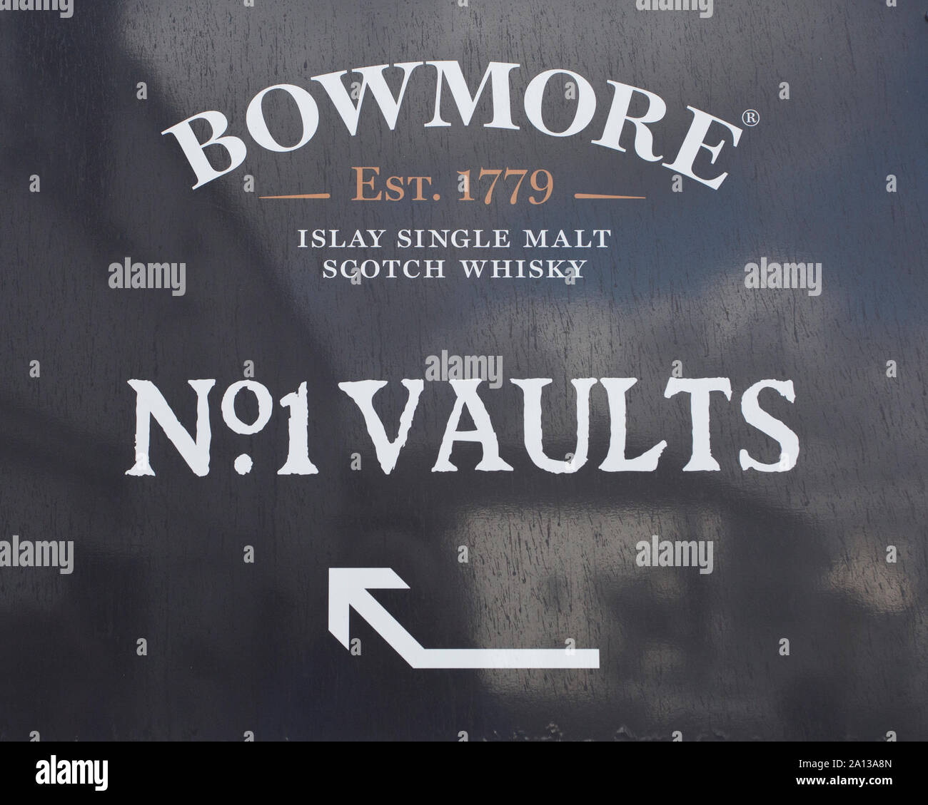 Bowmore Distillery, Bowmore, Islay, Scotland Stock Photo - Alamy
