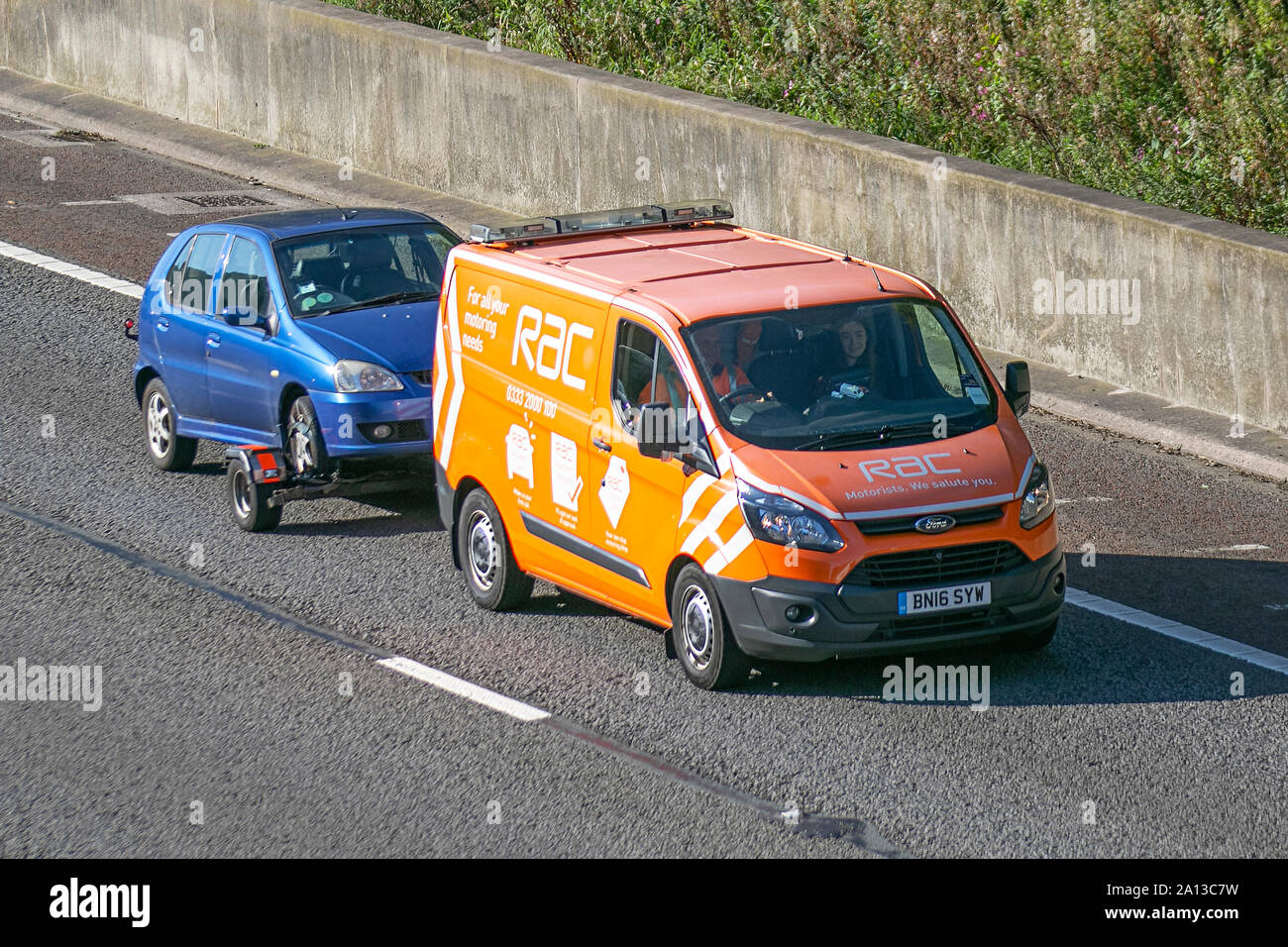 Ford Transit Custom 330 Eco-TE; RAC rescue vehicle towing breakdown ...