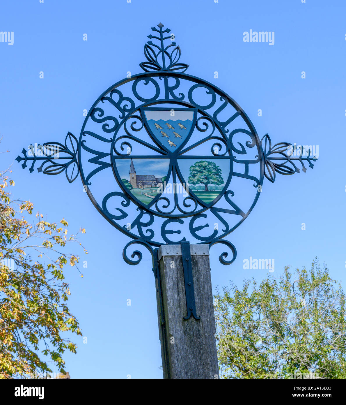 Village sign green hi-res stock photography and images - Alamy