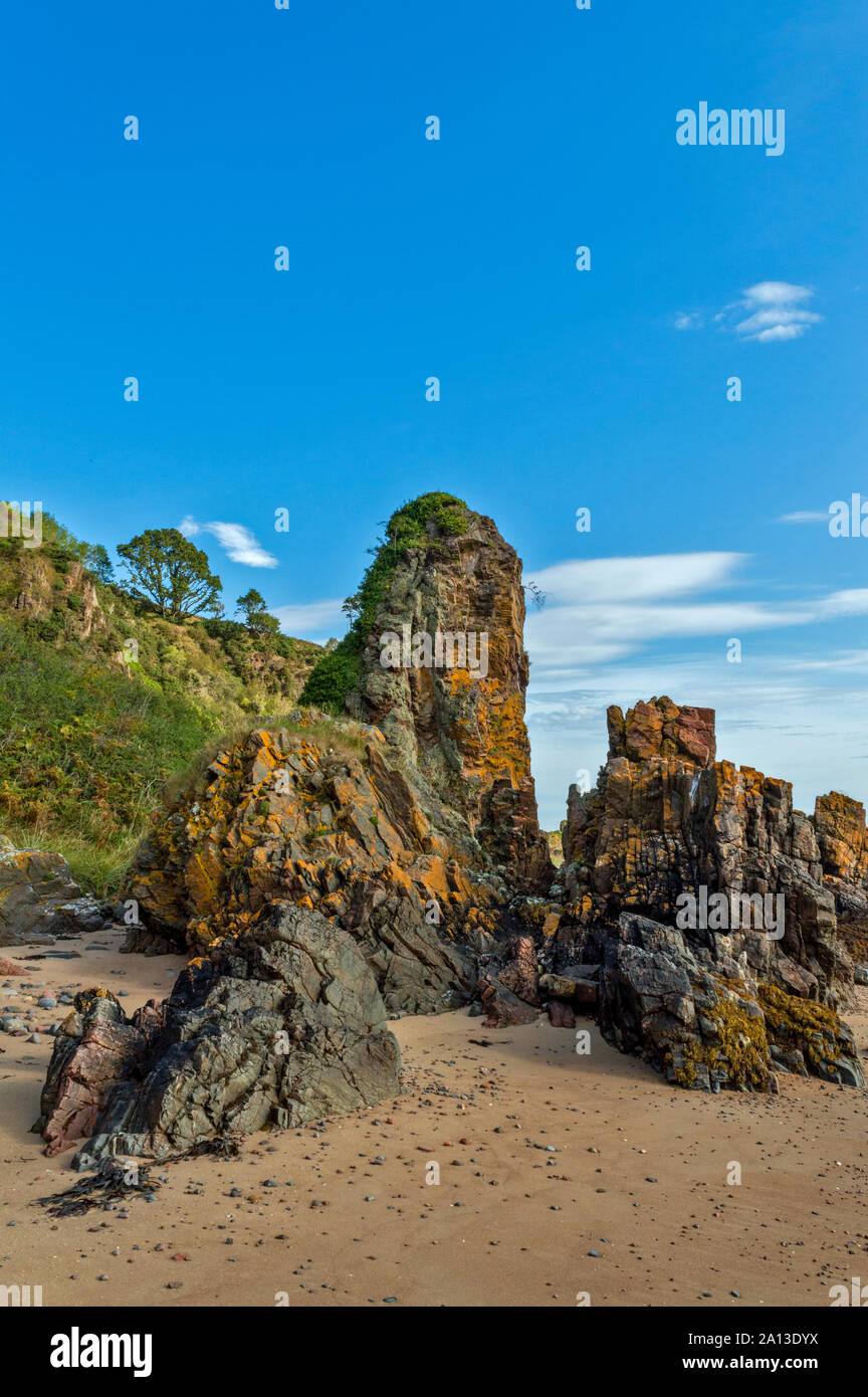 Rosemarkie beach caves hi-res stock photography and images - Alamy