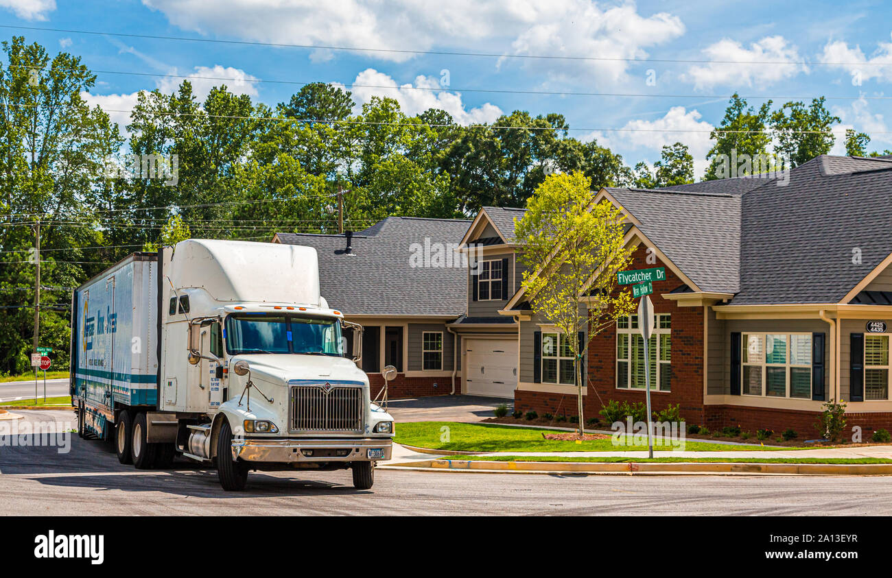 Moving van hi-res stock photography and images - Alamy