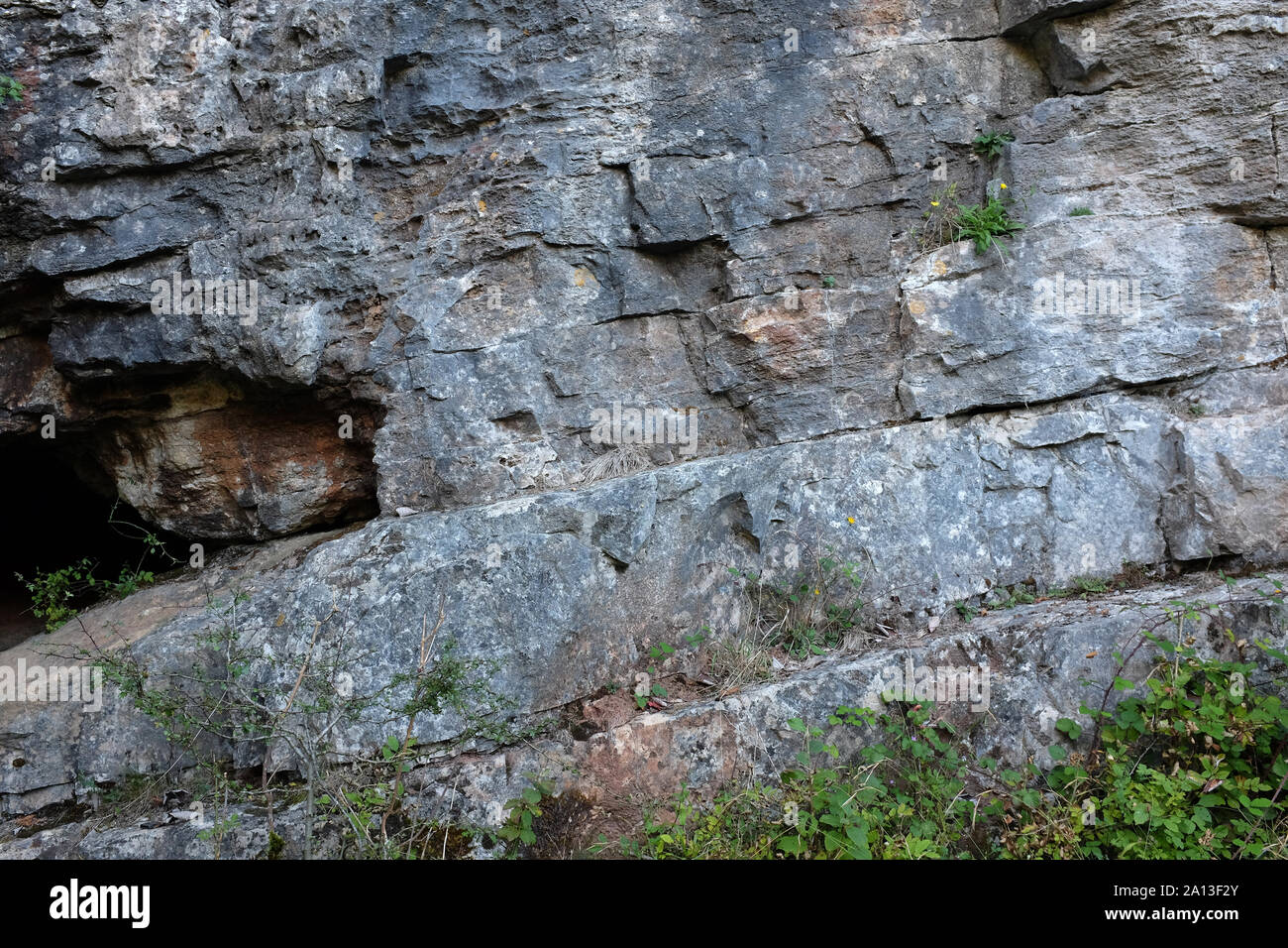 Vertical cliff face hi-res stock photography and images - Alamy