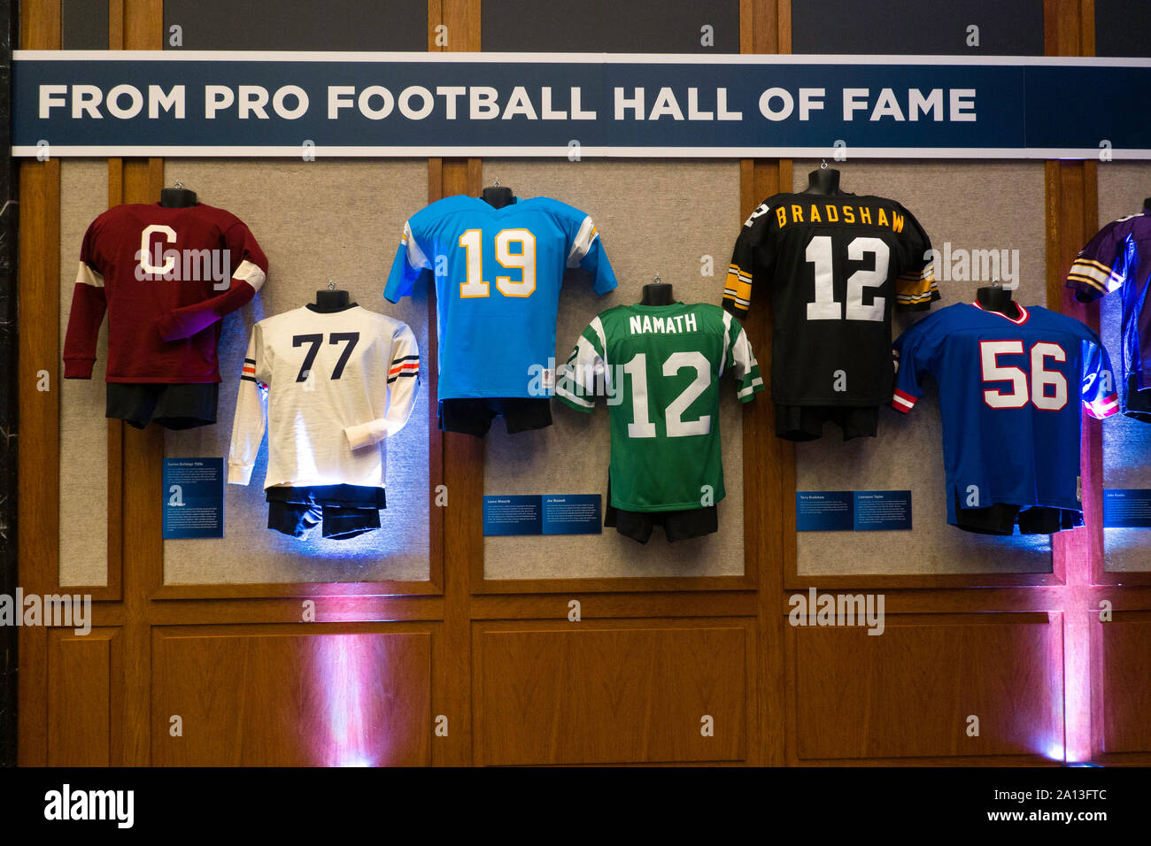 Nfl football hall of fame hi-res stock photography and images - Alamy