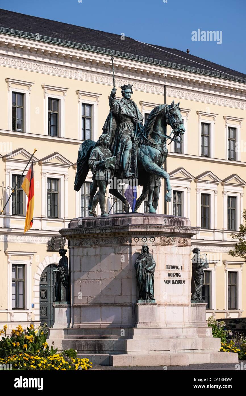 Equestrian statue of King Ludwig I, Odeonsplatz, Old Town, Munich ...