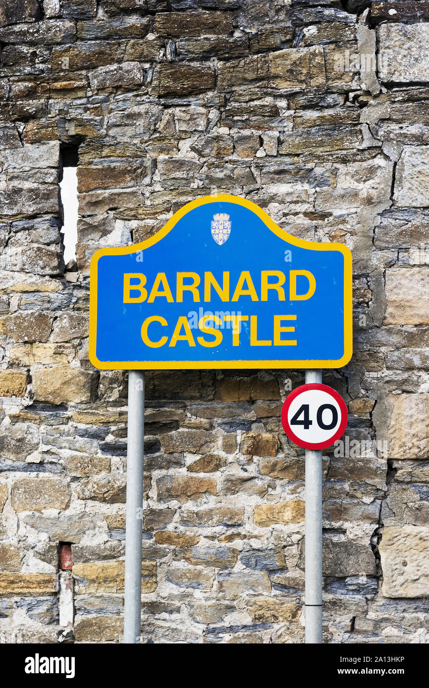Barnard castle sign hi-res stock photography and images - Alamy