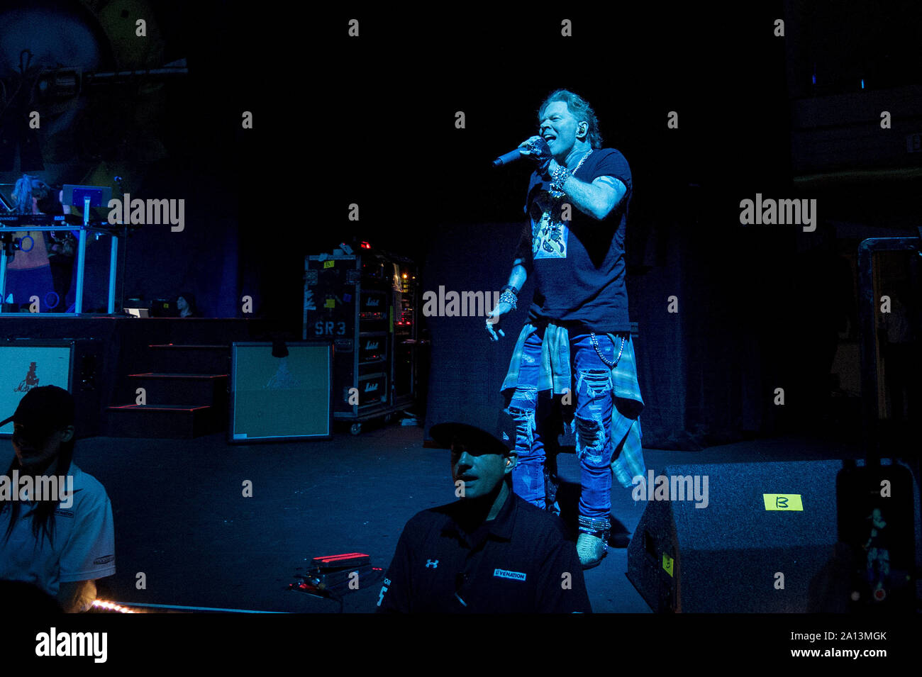 Guns n roses singer hi-res stock photography and images - Alamy