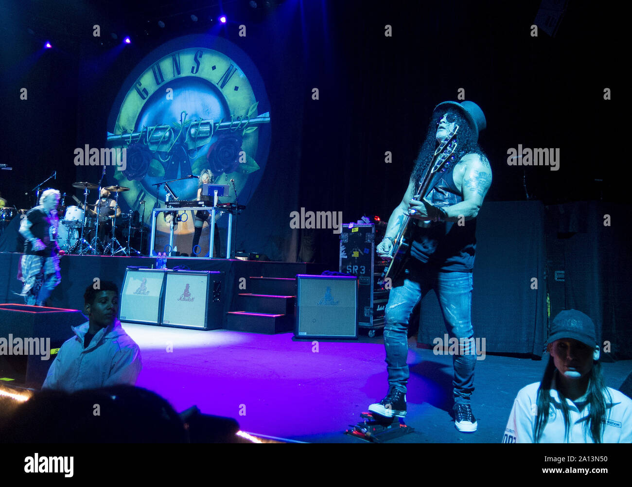 Slash live concert hi-res stock photography and images - Alamy