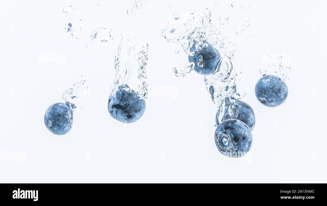 Blueberries water splash wash hi-res stock photography and images - Alamy