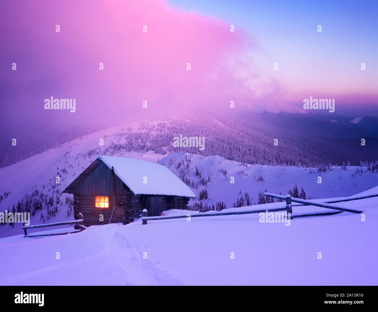 Christmas winter house hi-res stock photography and images - Alamy