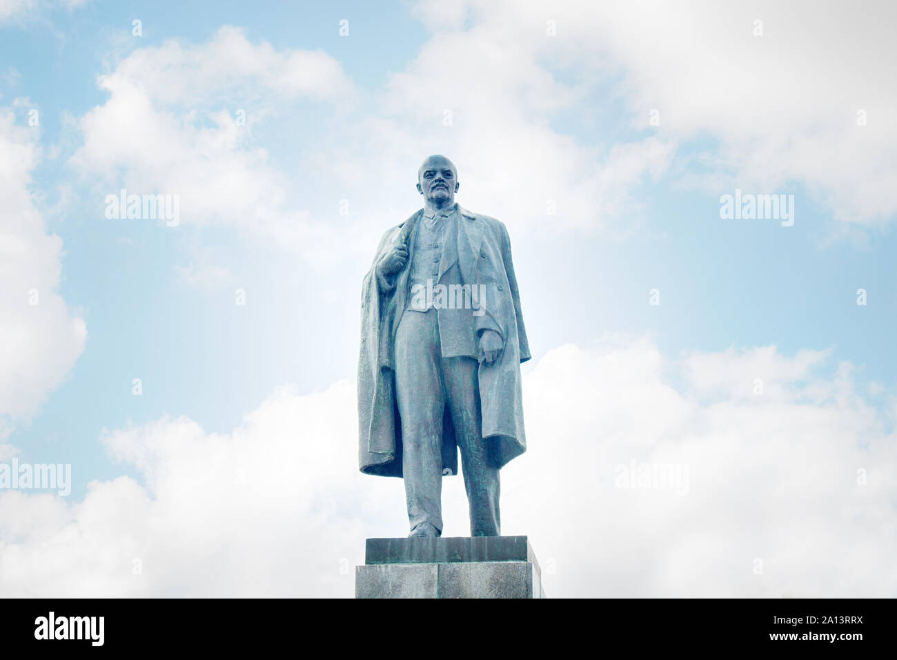 Bronze monument of Lenin. Monuments of the Soviet era Stock Photo - Alamy