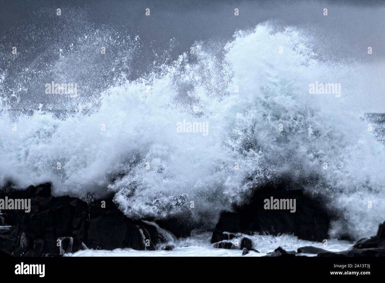 Wall of water like tsunami - turbulent waves of Pacific ocean more than ...