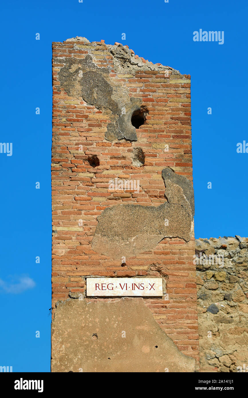Pompeii street sign hi-res stock photography and images - Alamy
