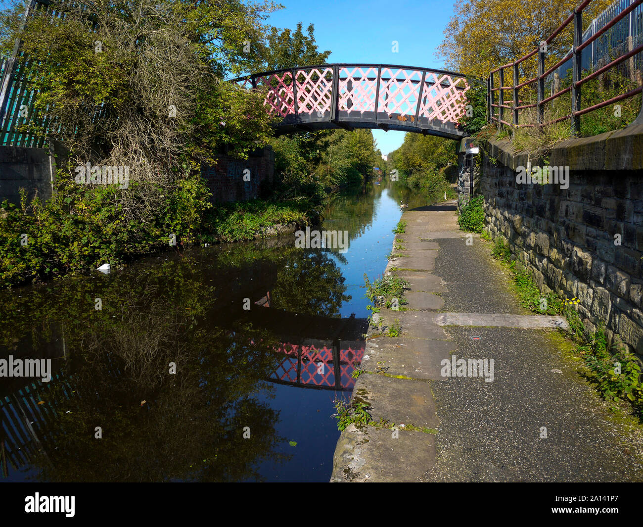 Arched canal hi-res stock photography and images - Alamy