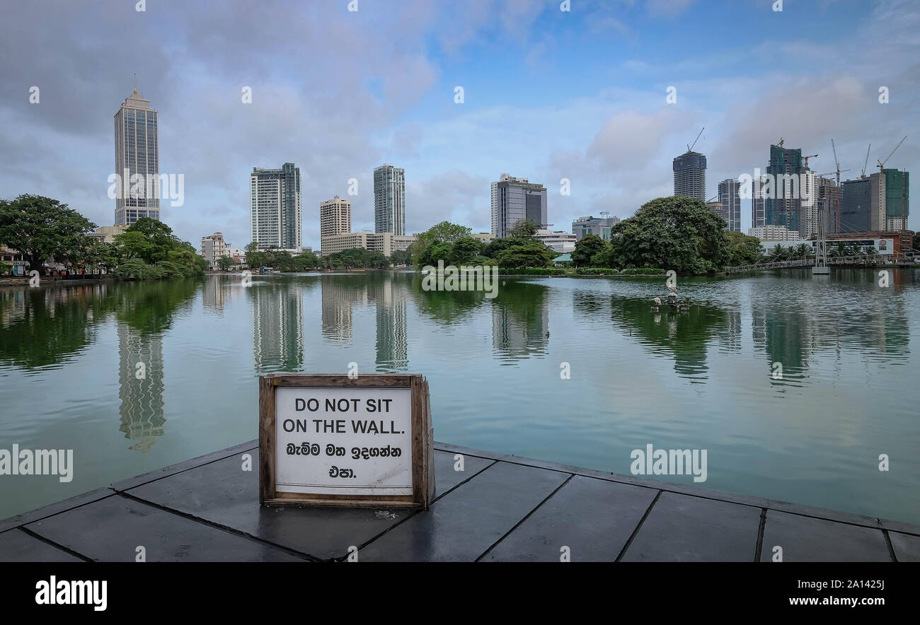 Sri lanka wall lake hi-res stock photography and images - Alamy