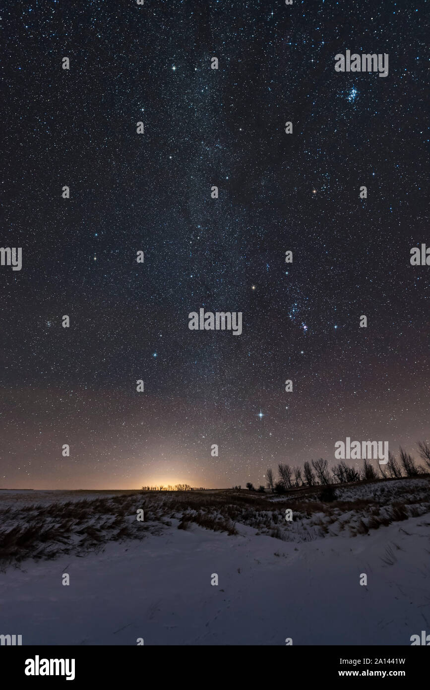 The stars, Milky Way, and constellations of the northern winter sky ...