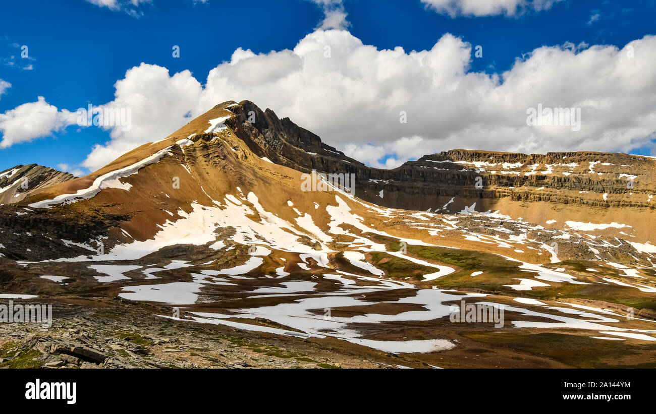 Helen lake banff national park hi-res stock photography and images - Alamy