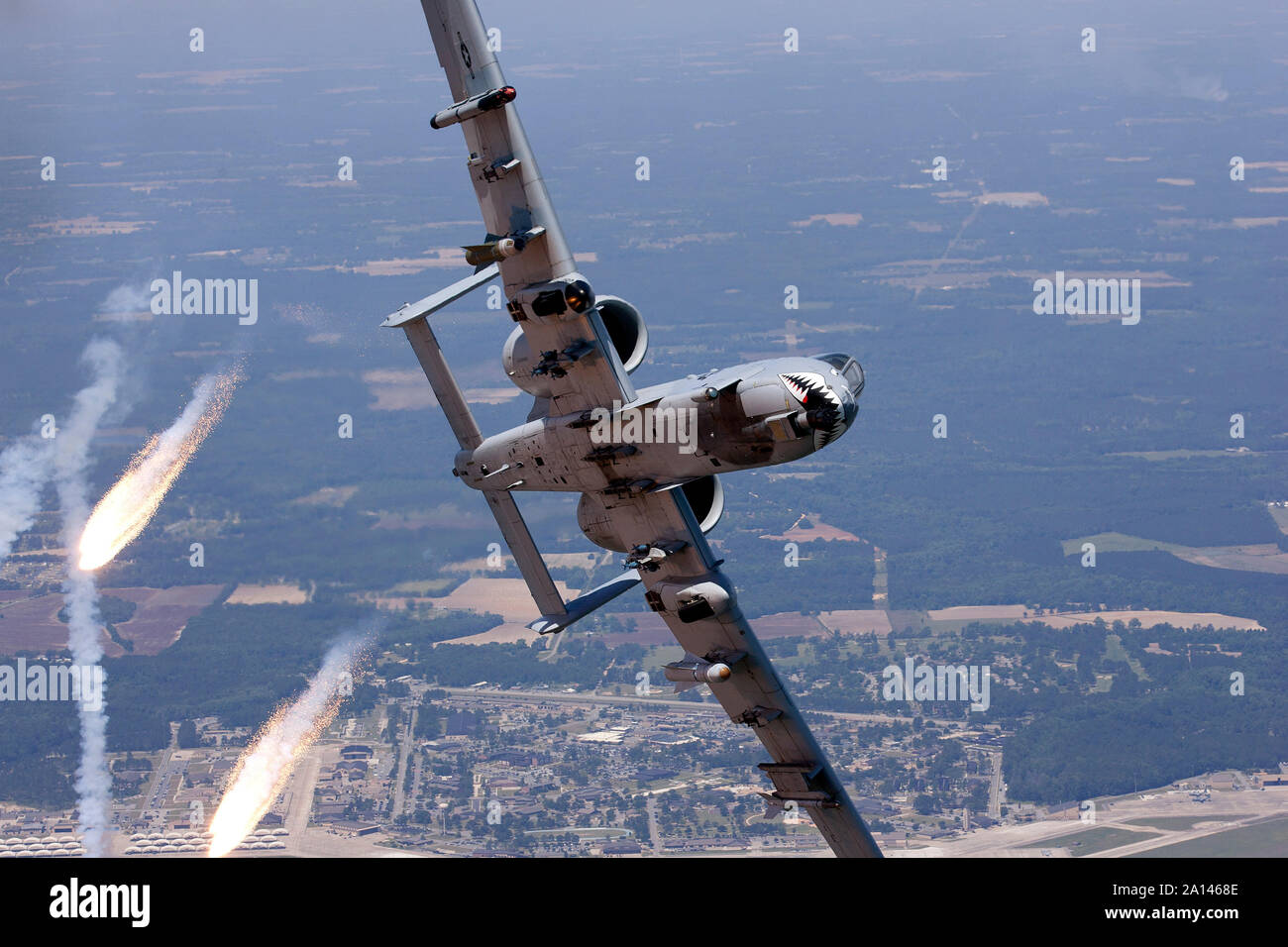 An A-10C Warthog popping flares while breaking away Stock Photo - Alamy